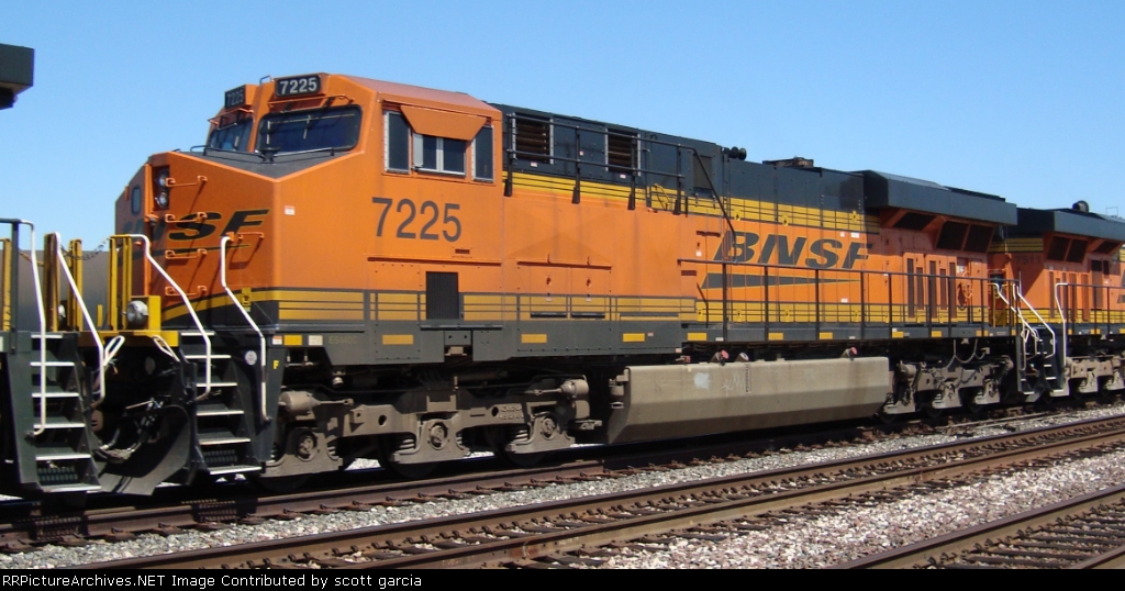 BNSF 7225